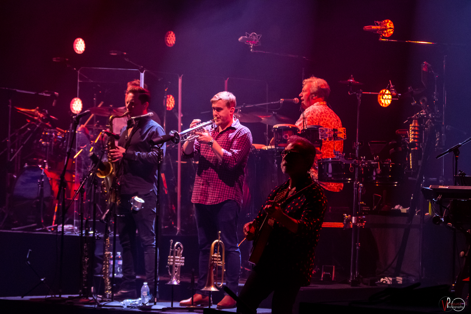 Mark Knopfler Performs for a Sold-Out Old National Centre