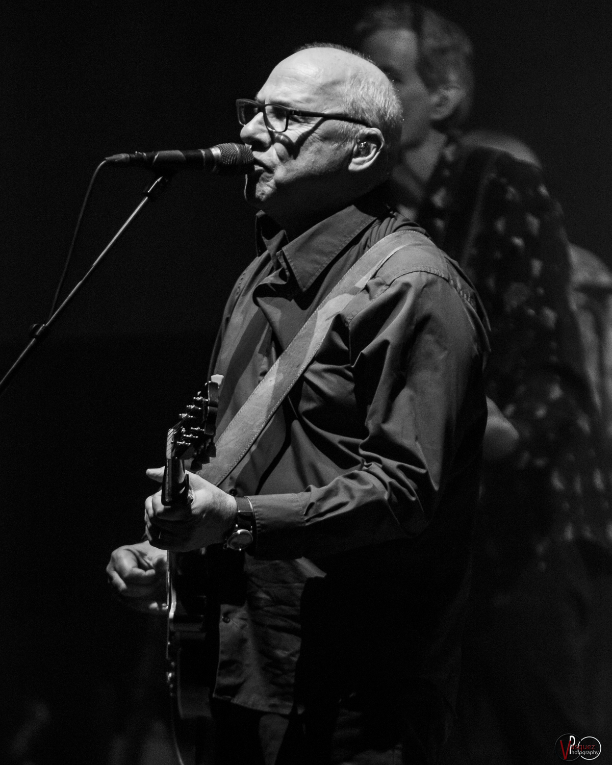 Mark Knopfler Performs for a Sold-Out Old National Centre