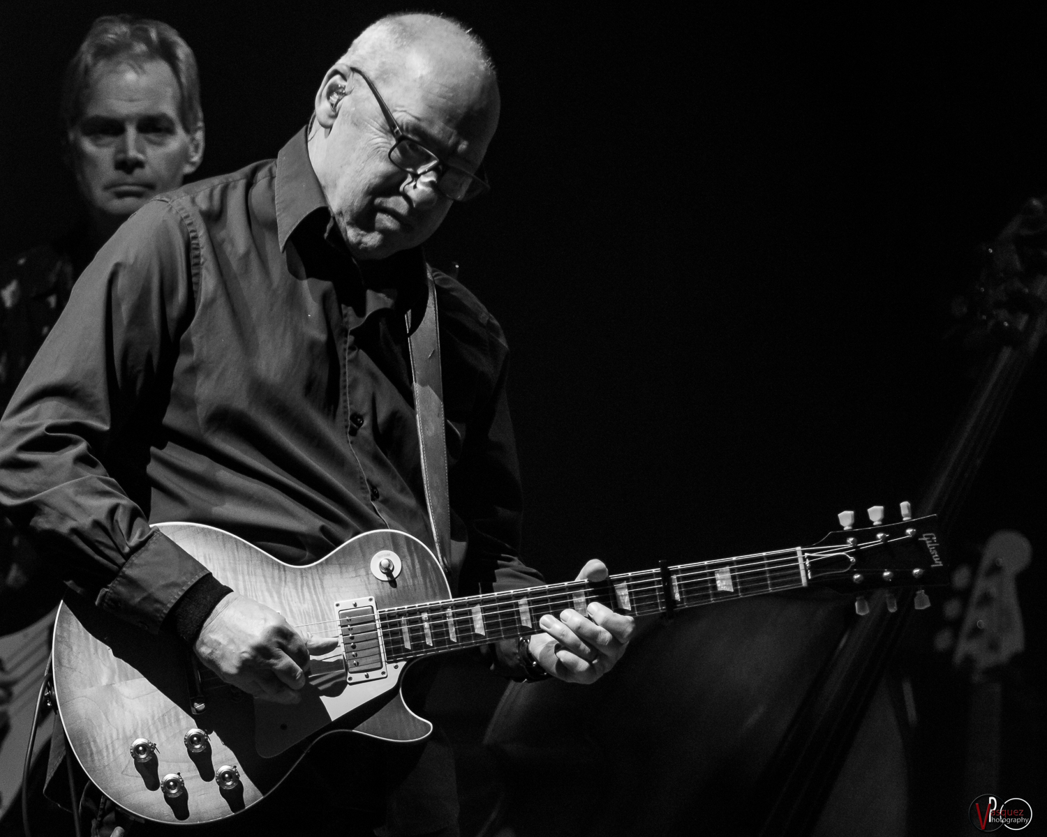 Mark Knopfler Performs for a Sold-Out Old National Centre